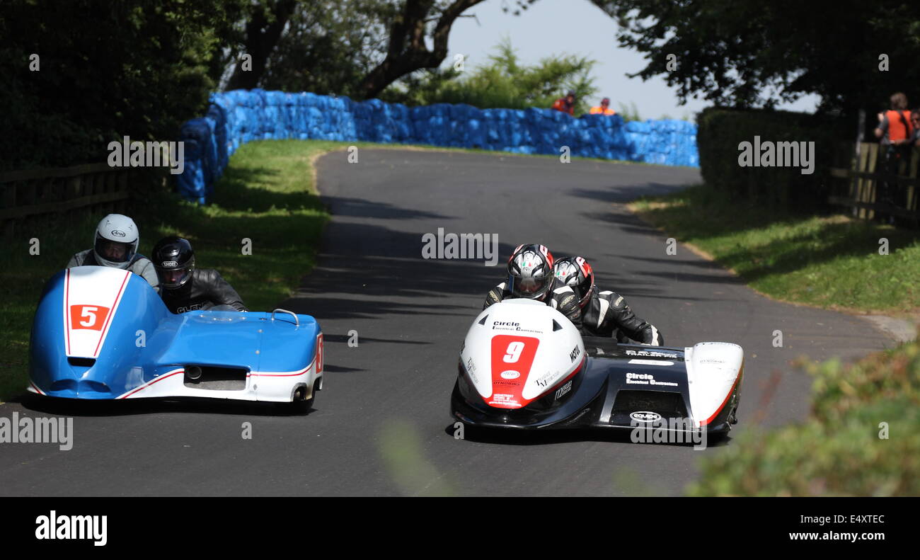 Close sidecar racing action at the 2013 Cock o the North event at ...