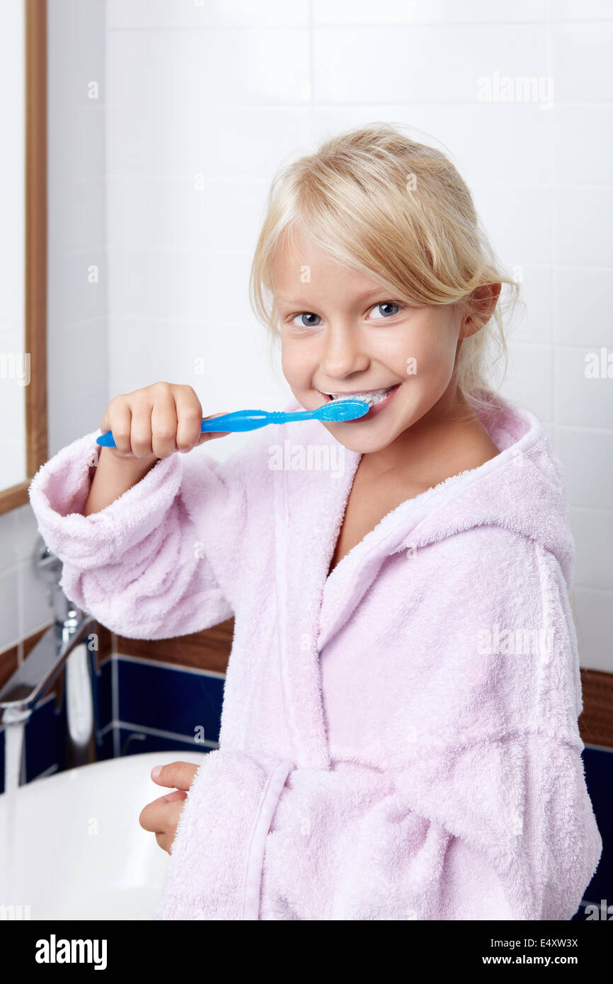 Kids hygiene hi-res stock photography and images - Alamy