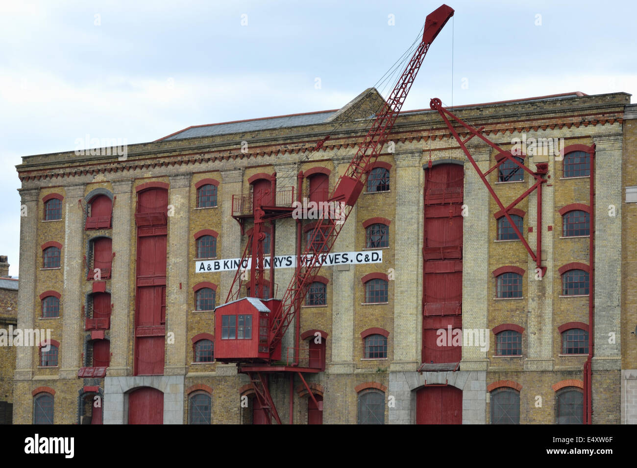 Waterfront conversion warehouse hi-res stock photography and images - Alamy