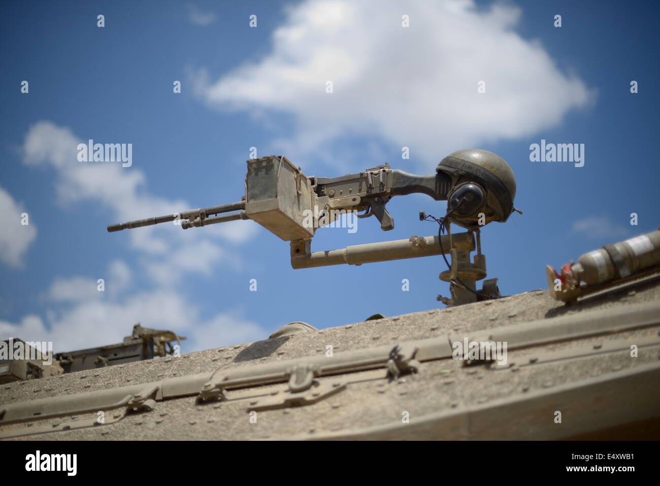 Israel tank helmet hi-res stock photography and images - Alamy