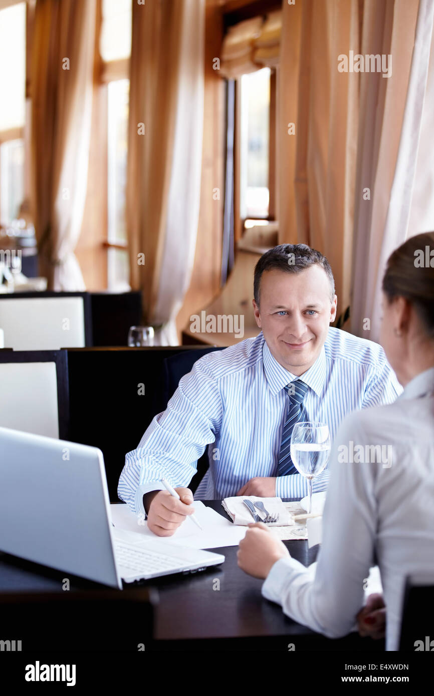 Negotiation table hi-res stock photography and images - Alamy