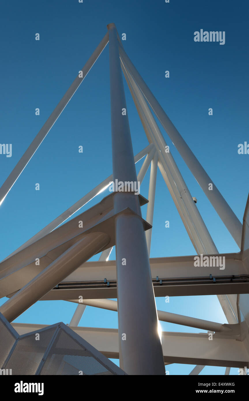 High metal framework hi-res stock photography and images - Alamy