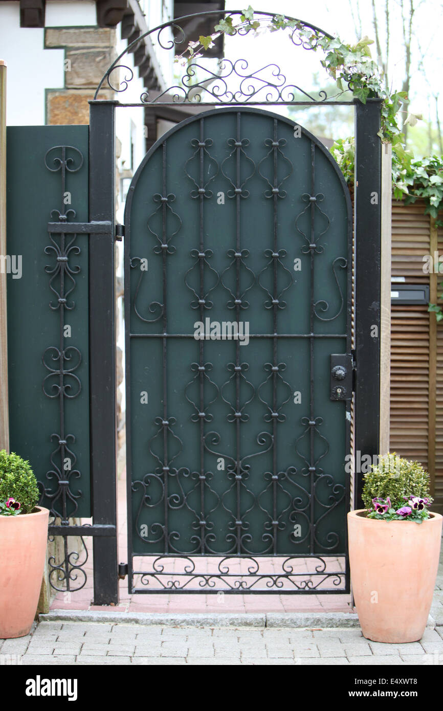 Entry gate hi-res stock photography and images - Alamy