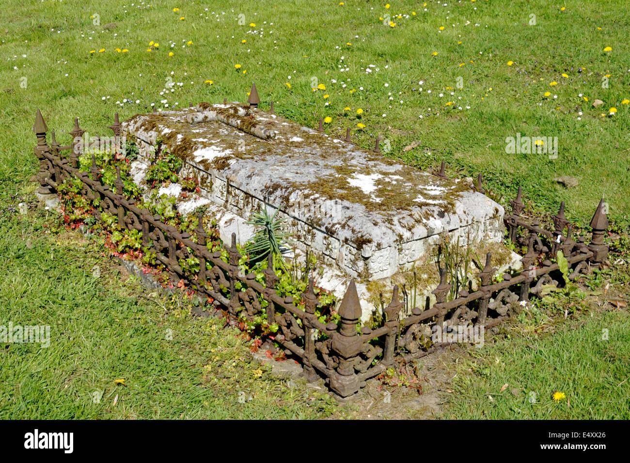 Empty tomb symbol hi-res stock photography and images - Alamy