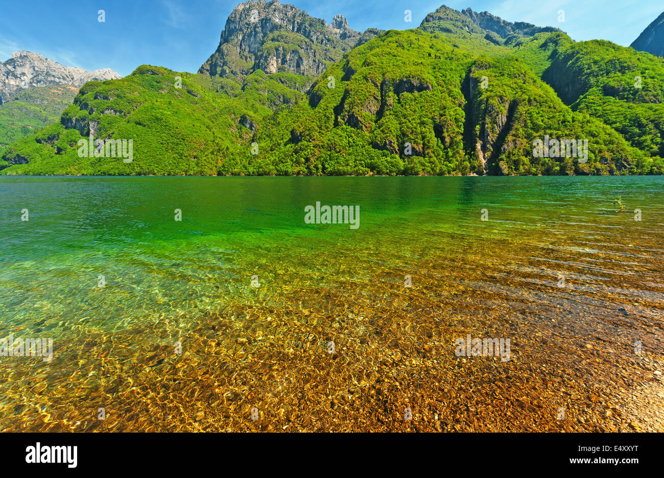 Rock lake bottom beach hi-res stock photography and images - Alamy