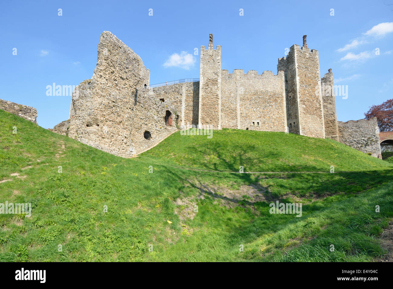 Castle wall and grass hi-res stock photography and images - Alamy