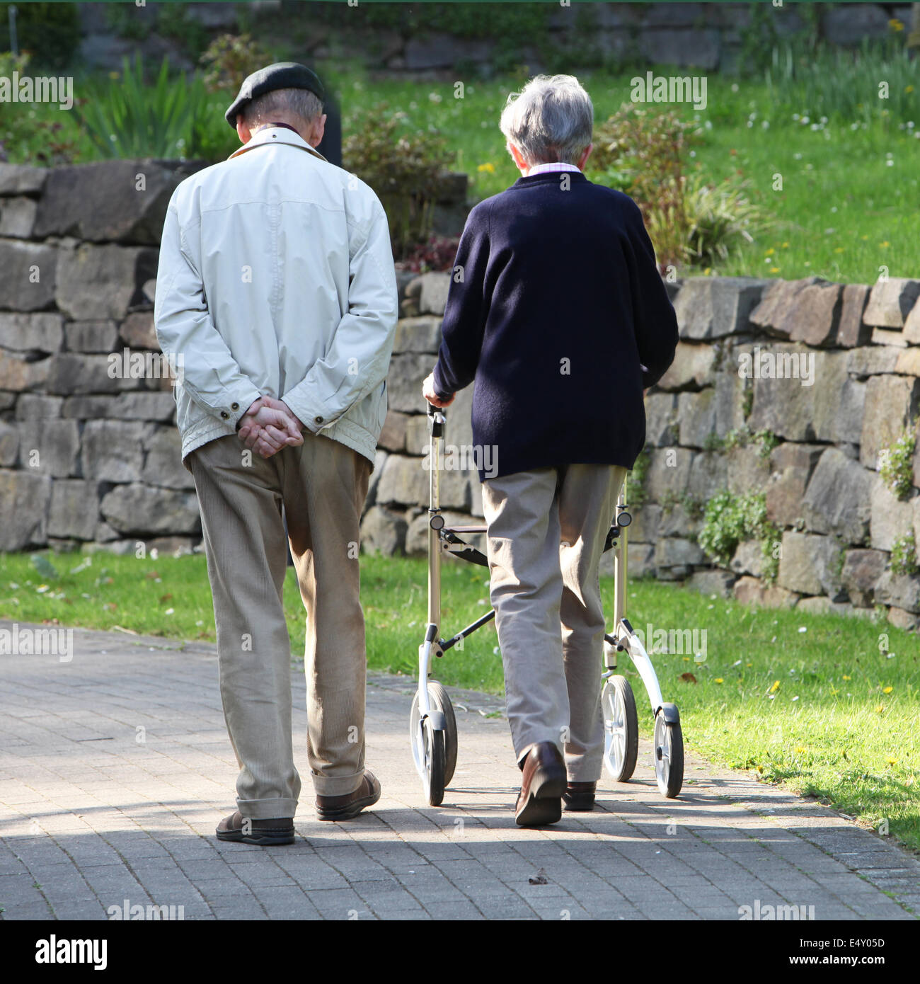 Elderly old married couple walking hi-res stock photography and images ...