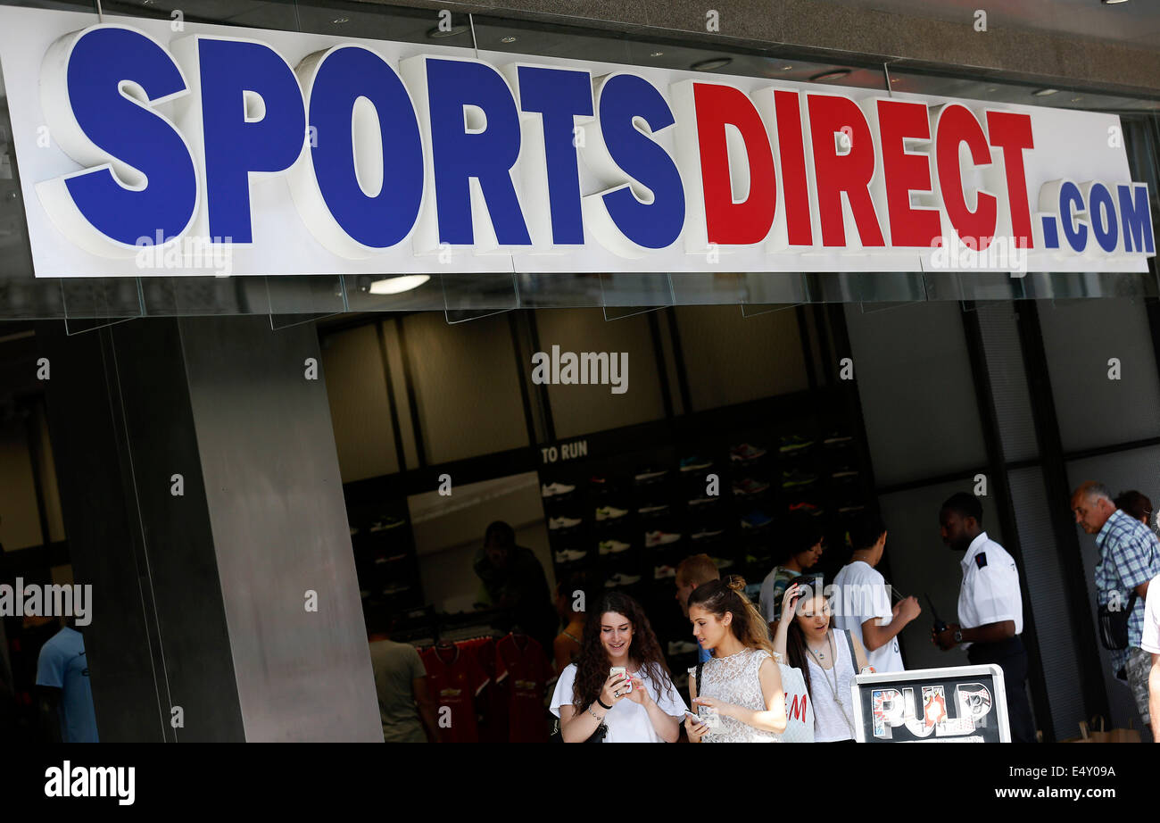 UK, London : Sports Direct is pictured on Oxford Street in Central ...