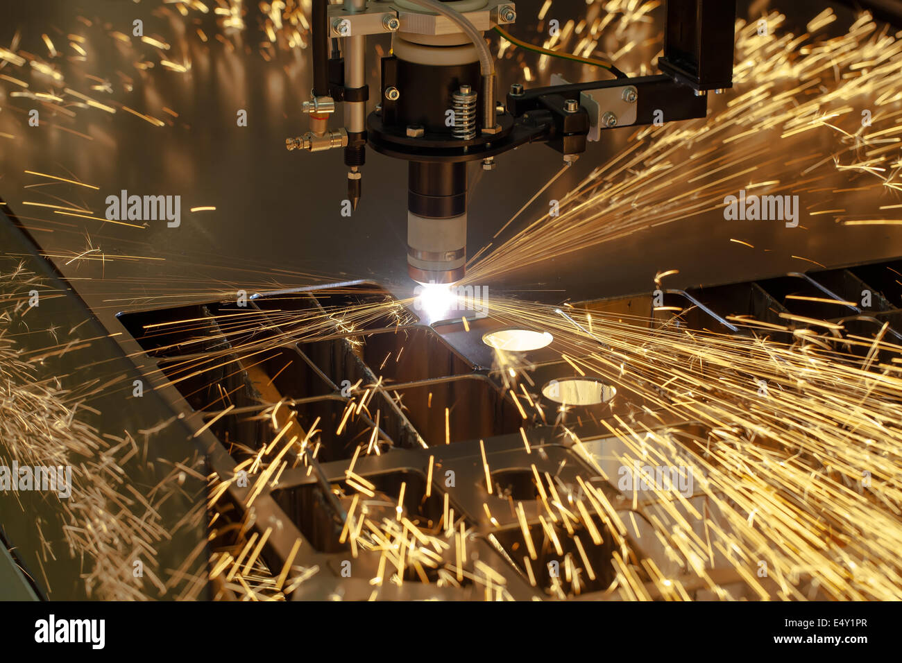 Plasma cutting metalwork industry machine Stock Photo - Alamy