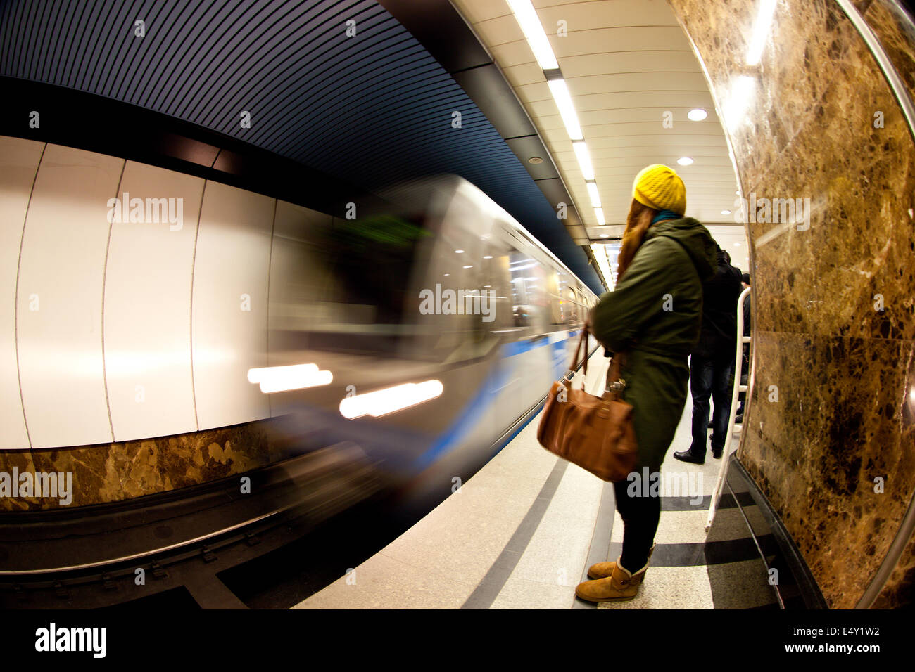 Moscow metro platform hi-res stock photography and images - Alamy