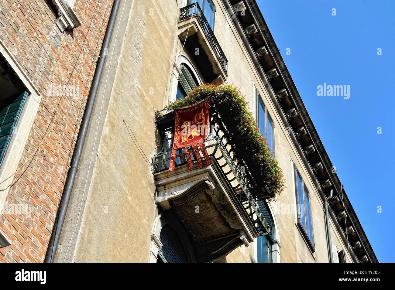 Medieval balcony hi-res stock photography and images - Alamy