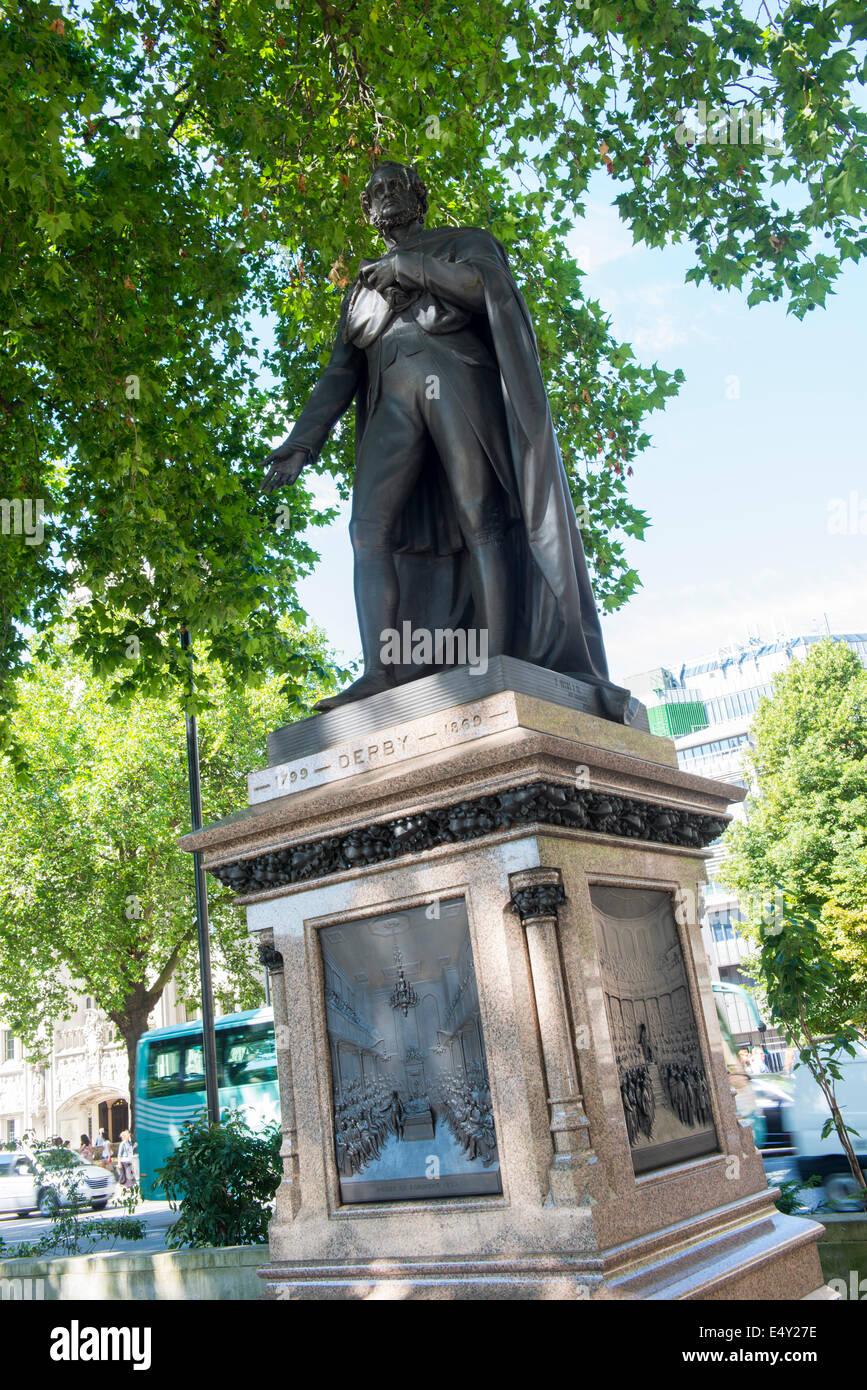 Derby statue parliament square hi-res stock photography and images - Alamy