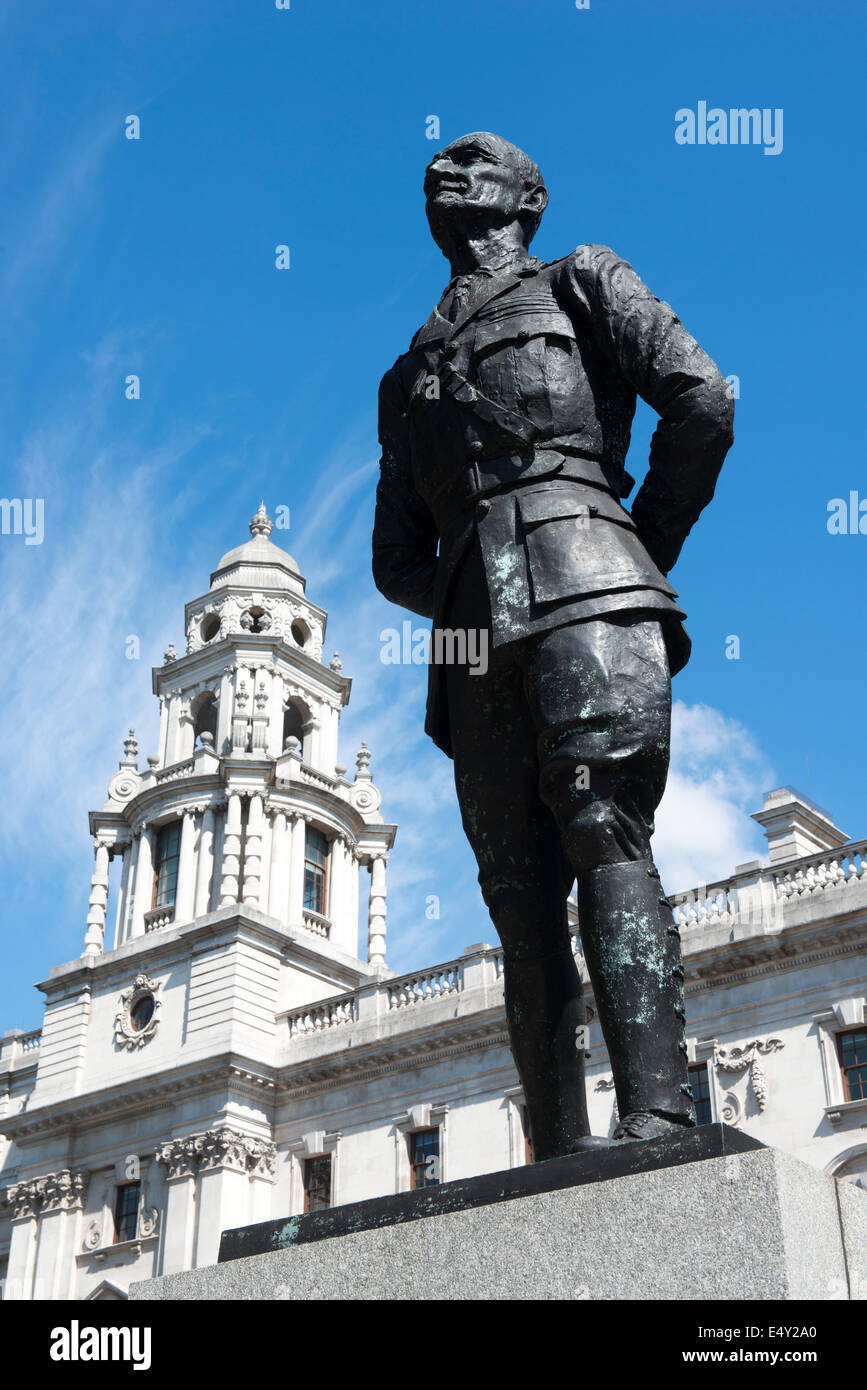 Ian Christopher Smuts statue in London England UK Stock Photo - Alamy