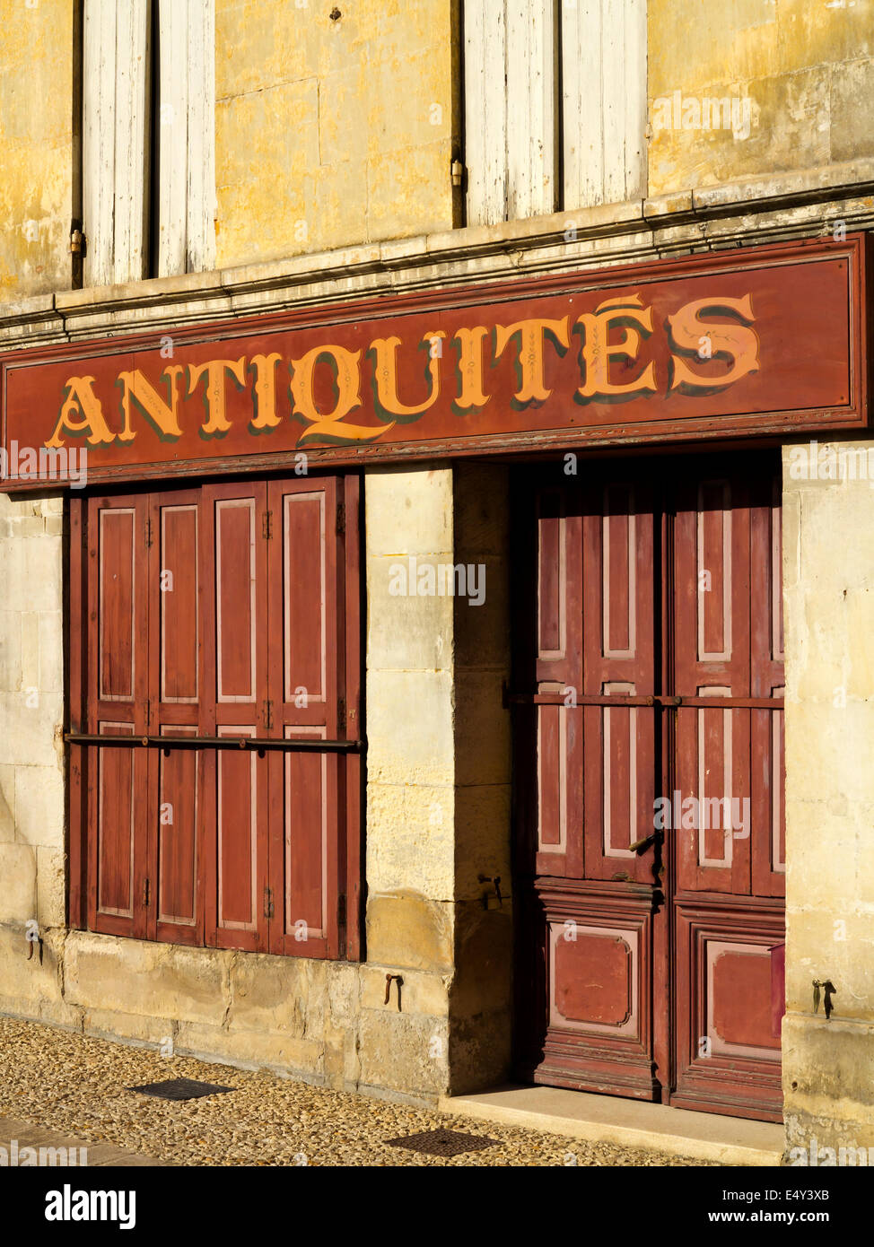 French antiques hi-res stock photography and images - Alamy