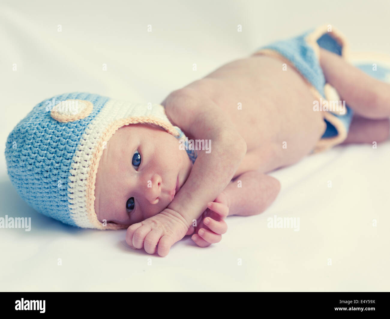 Premature baby hi-res stock photography and images - Alamy