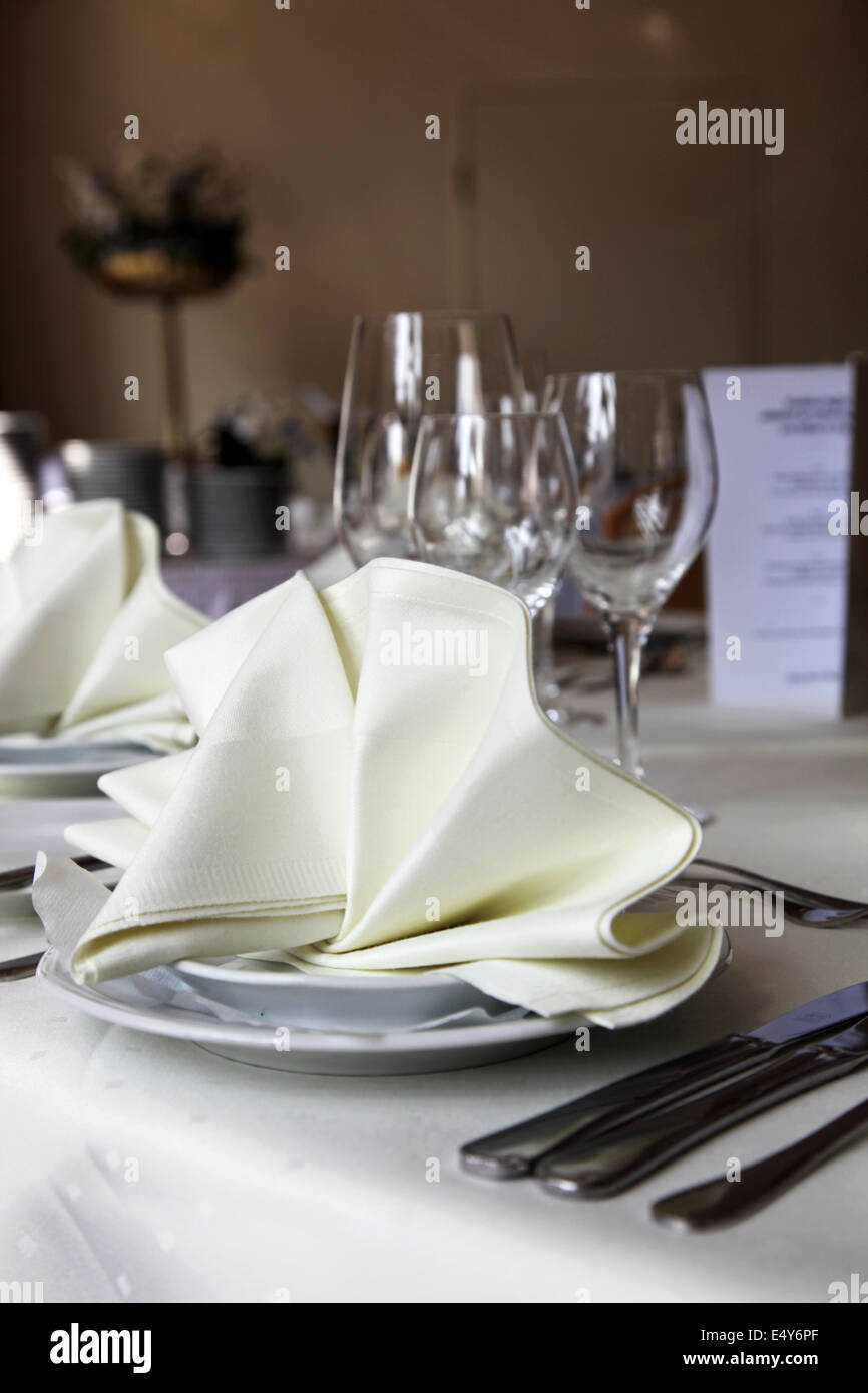 Elegant setting hi-res stock photography and images - Alamy