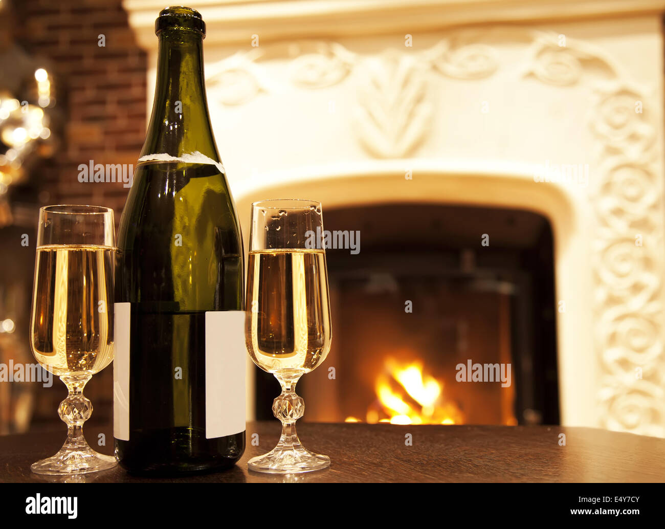 Champaign flute hi-res stock photography and images - Alamy