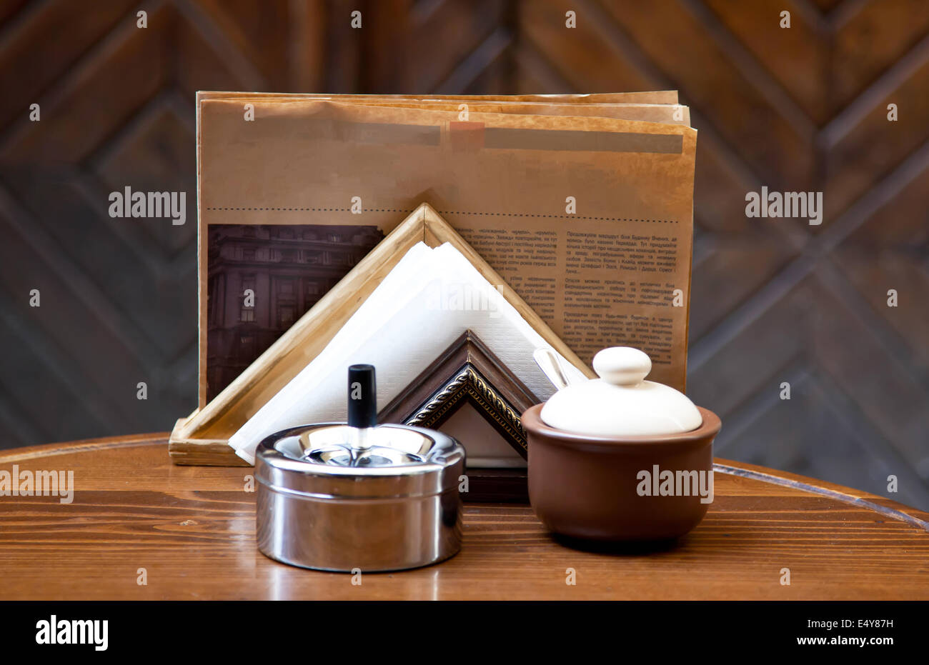 Things newspaper hi-res stock photography and images - Alamy