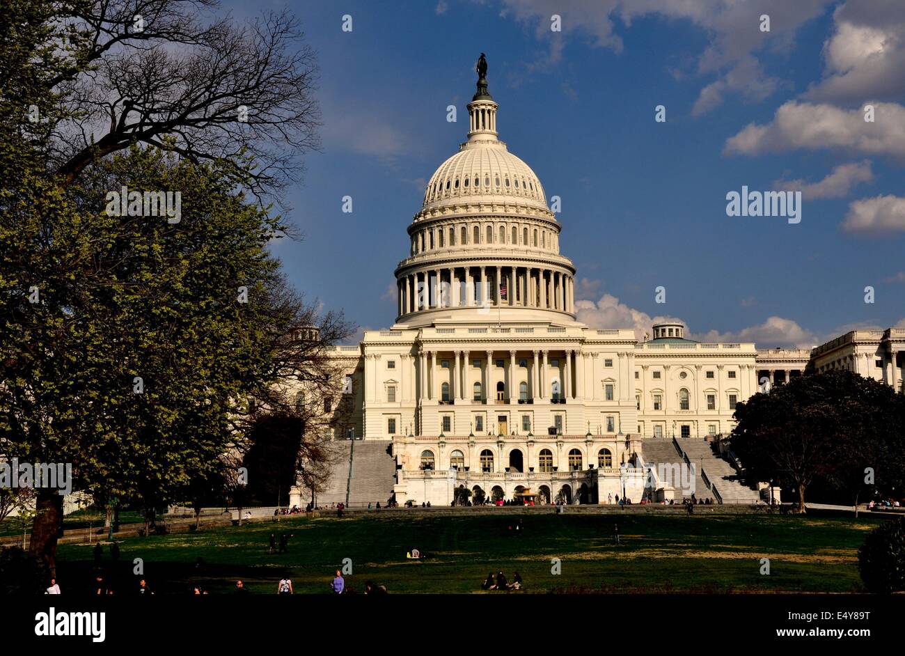 Washington, DC: West front of the United States Capitol with its great ...