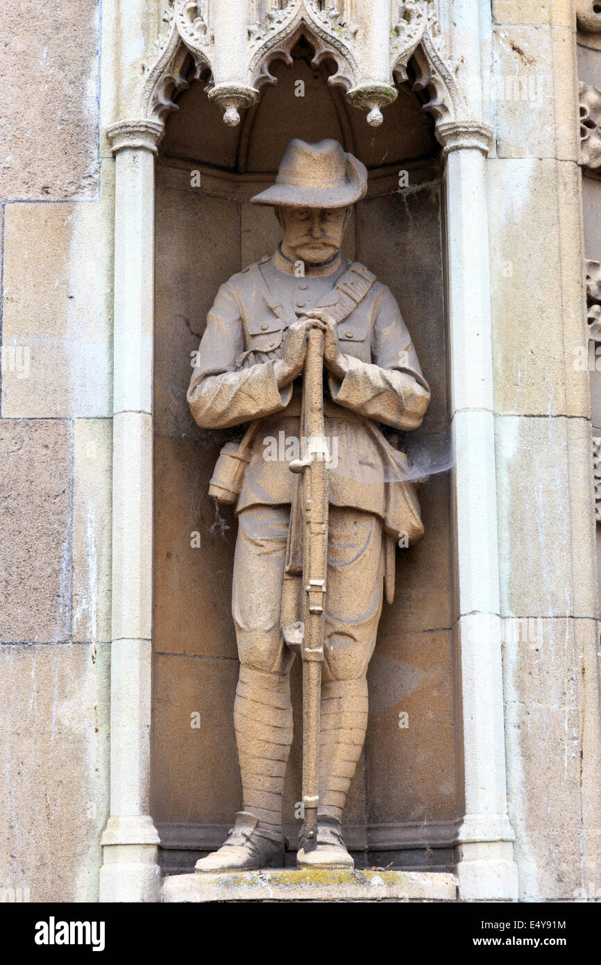 War memorial market square hi-res stock photography and images - Alamy