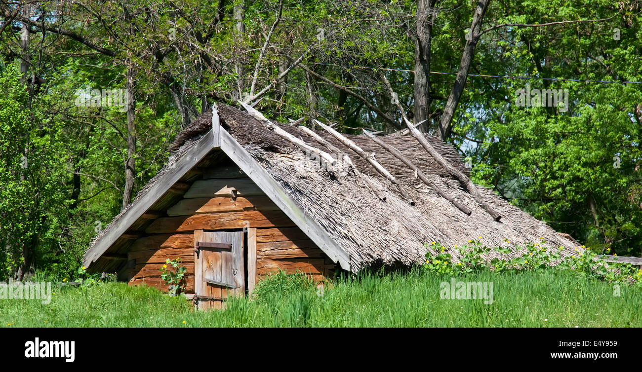 Straw roof hi-res stock photography and images - Alamy