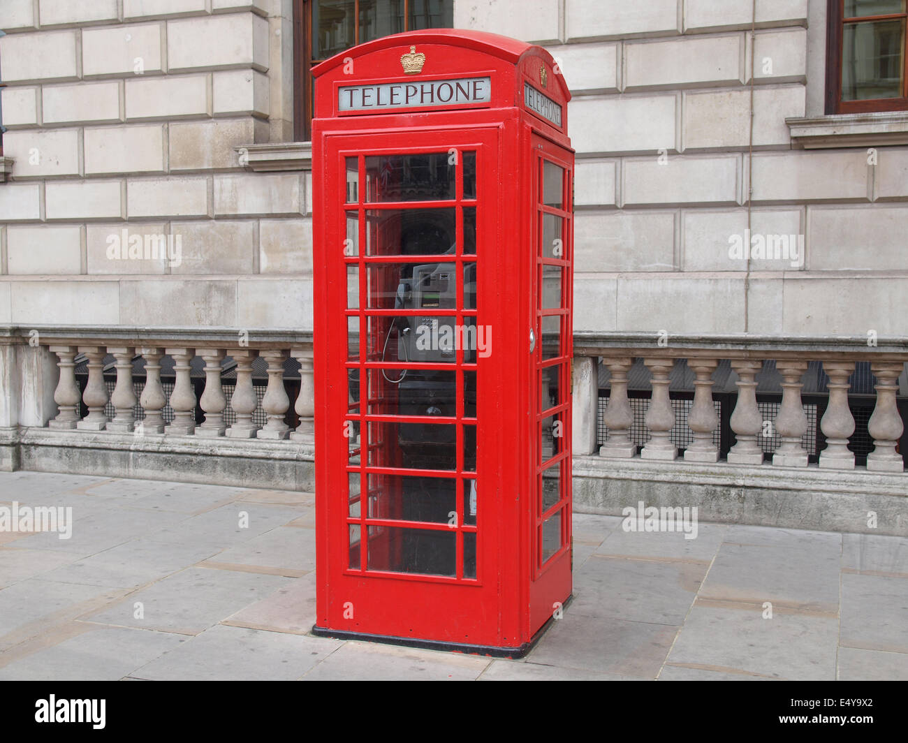 London telephone box Stock Photo - Alamy