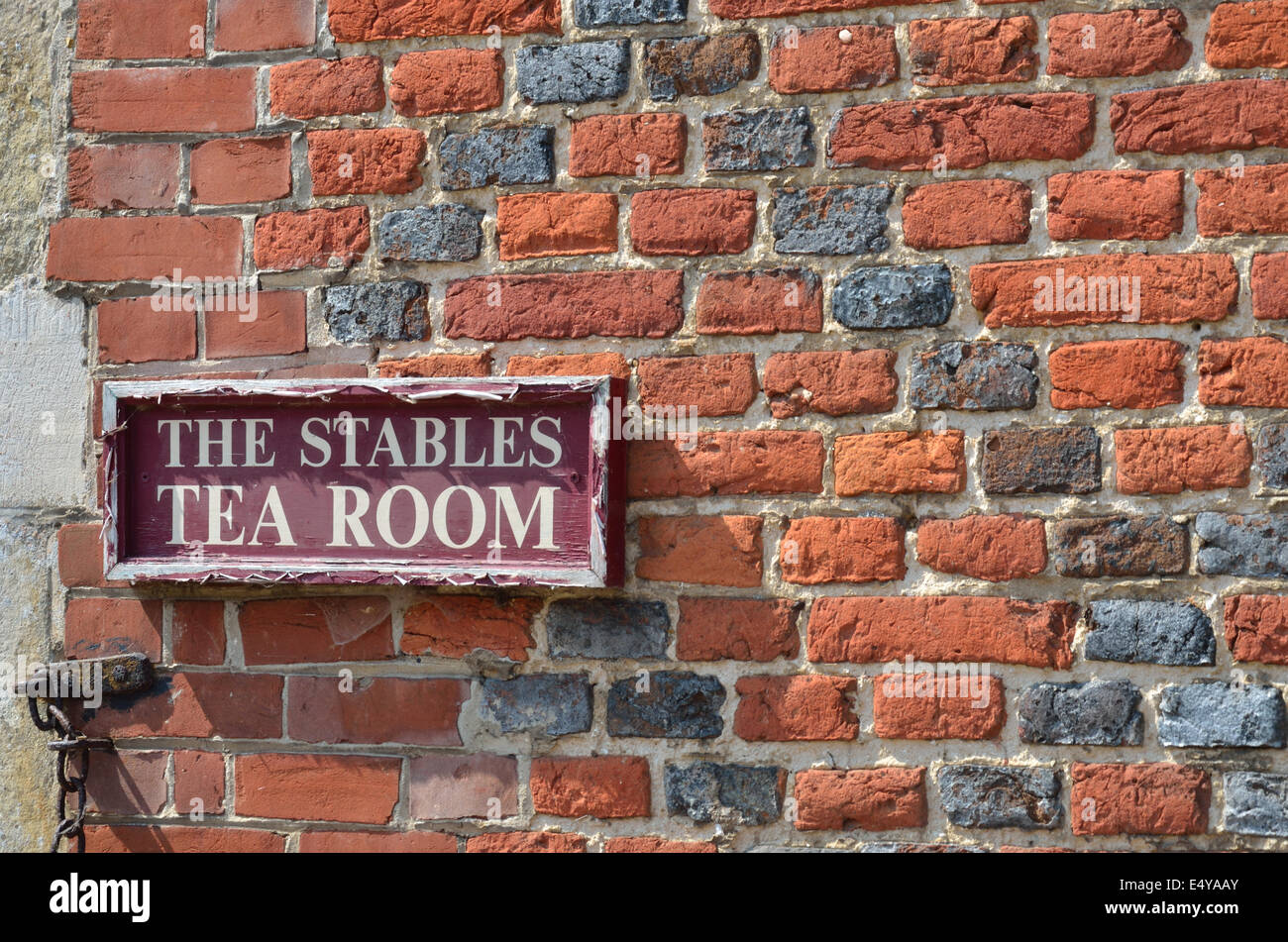 Retro tea room hi-res stock photography and images - Alamy