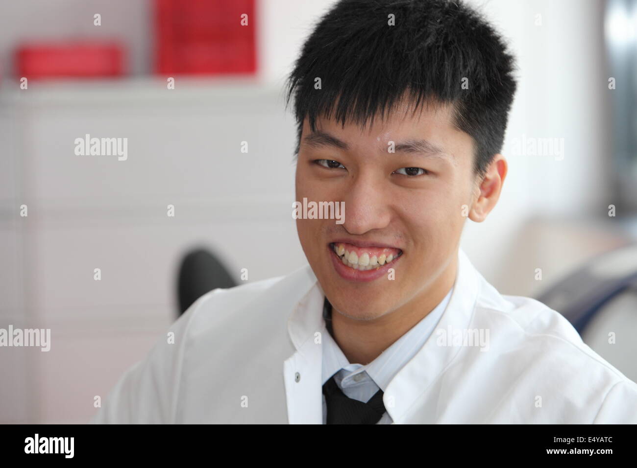 Lab technician asian hi-res stock photography and images - Alamy