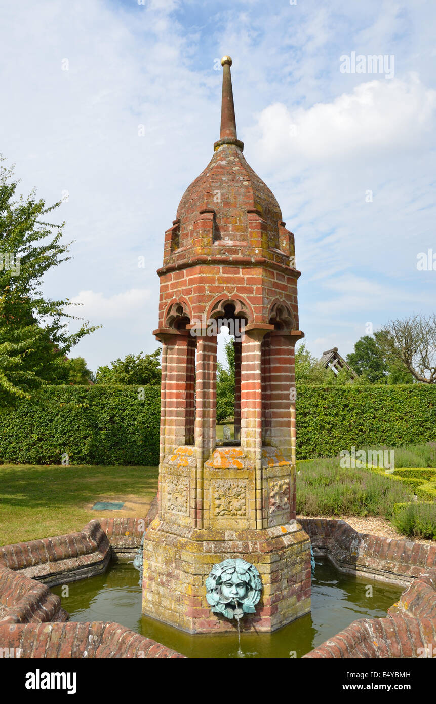 Ornate water feature Stock Photo - Alamy
