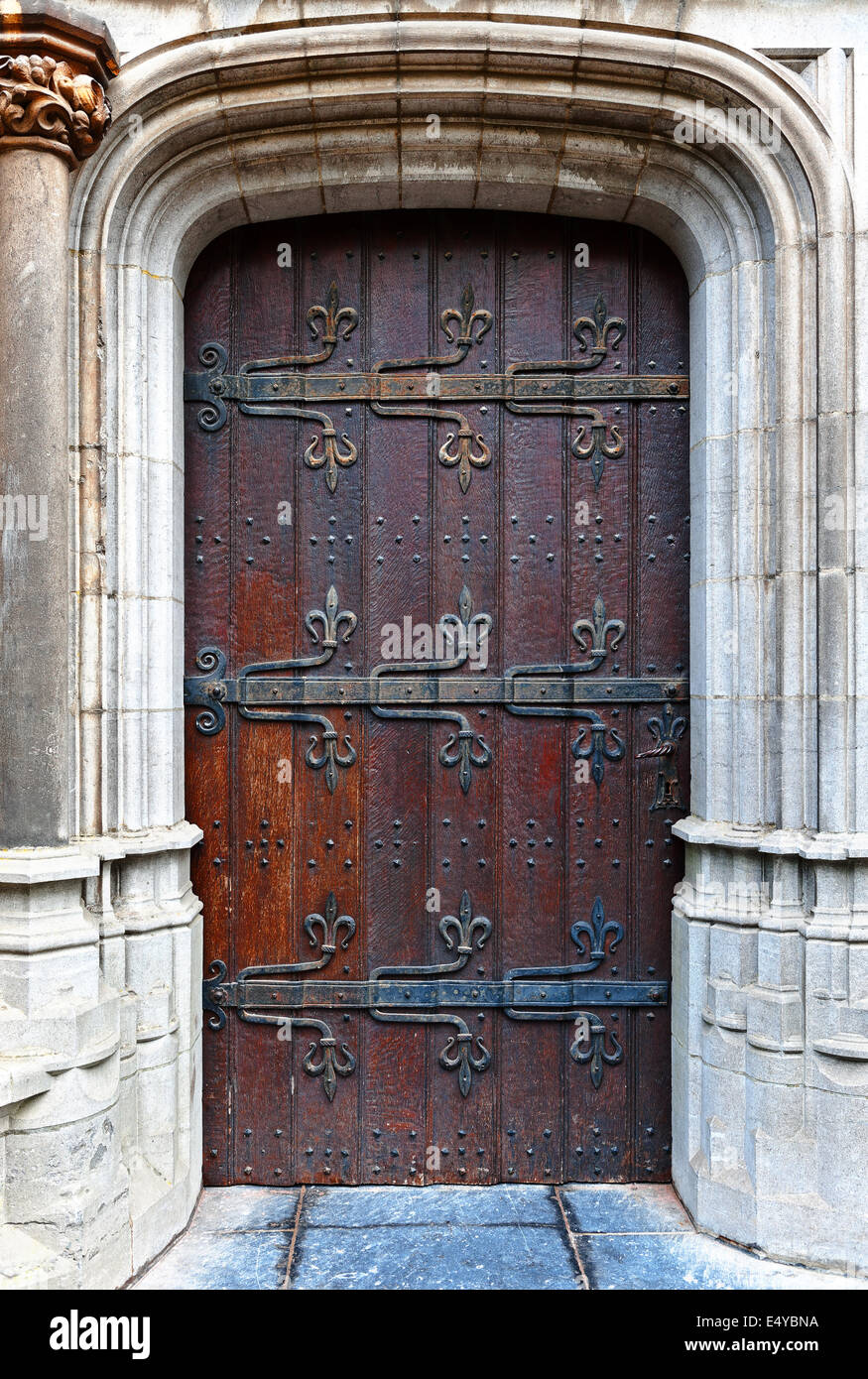 Door frame restoration hi-res stock photography and images - Alamy
