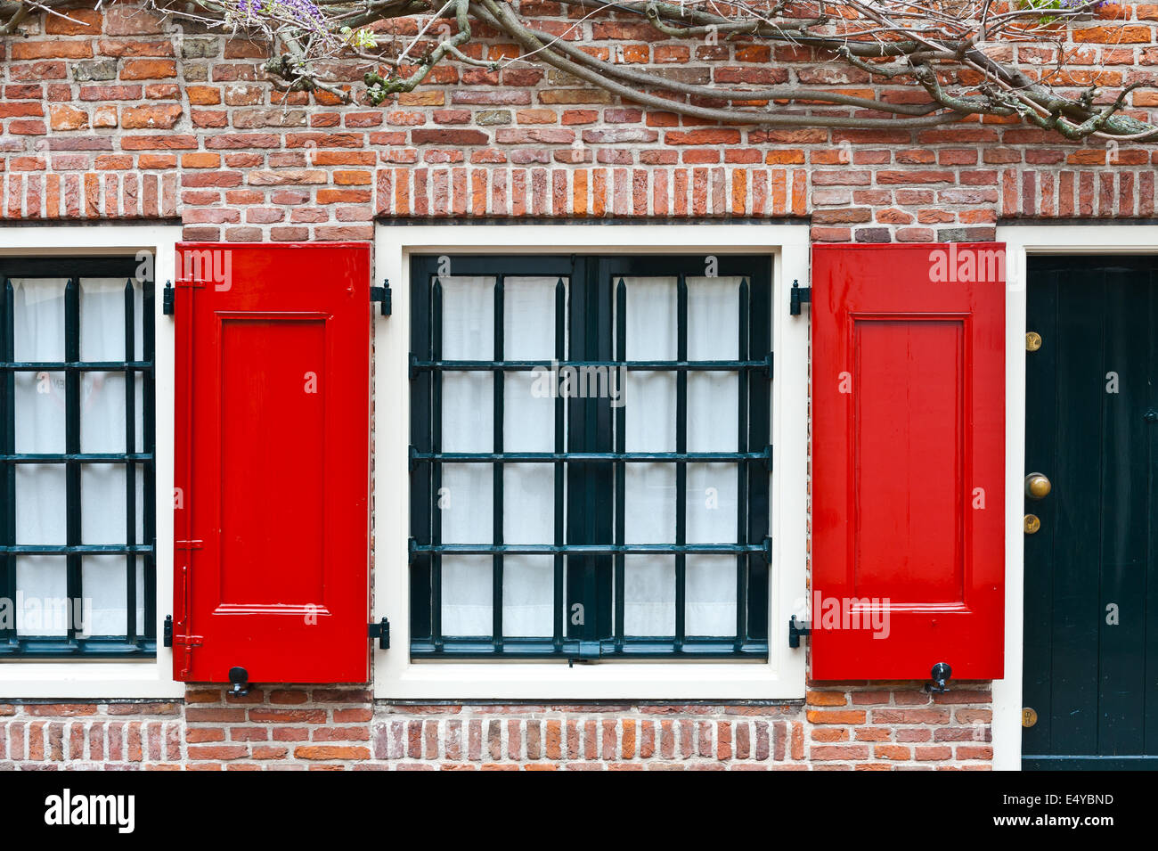 Shutter board hi-res stock photography and images - Alamy