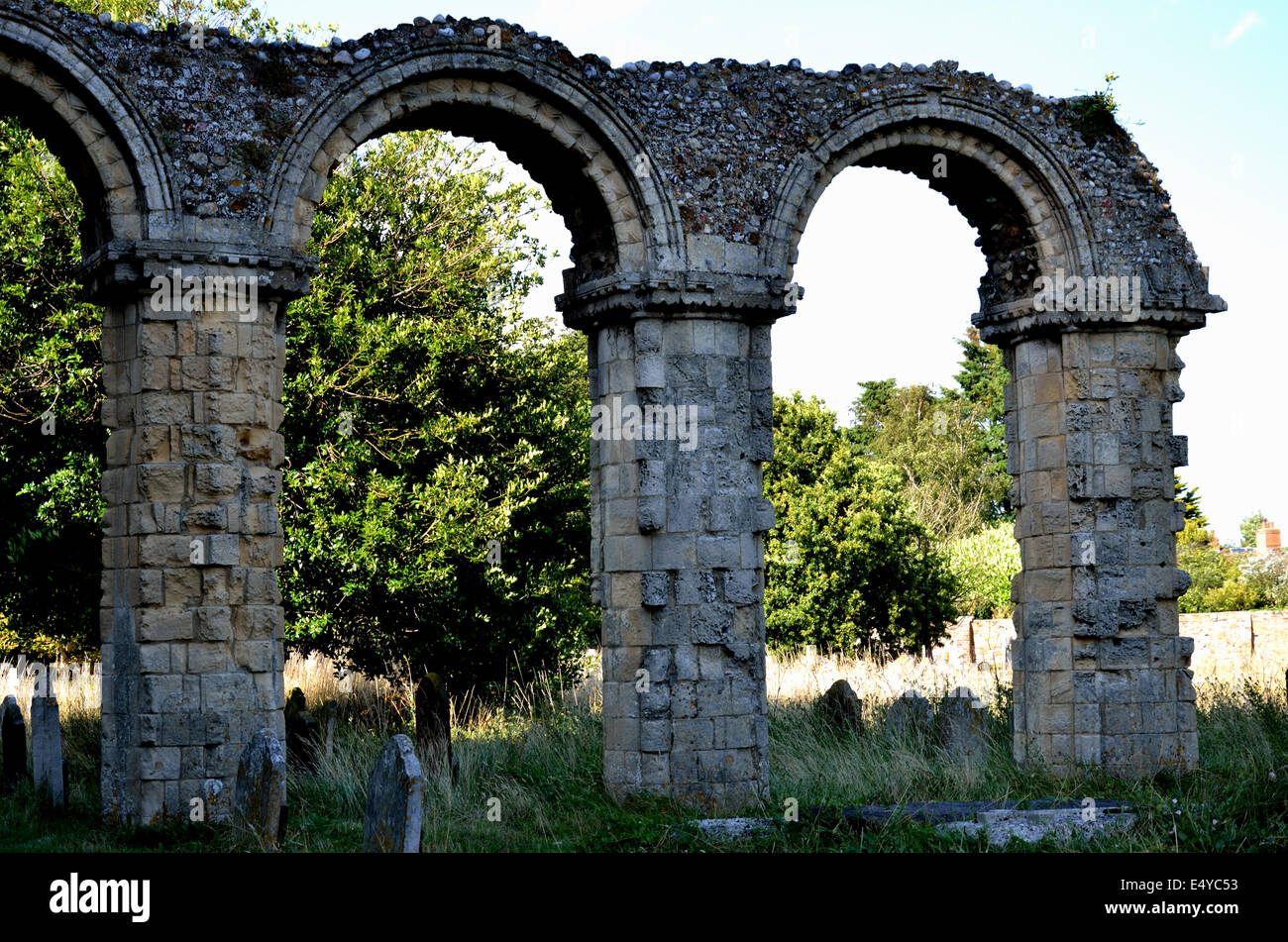 Antique arches architectural stone hi-res stock photography and images ...