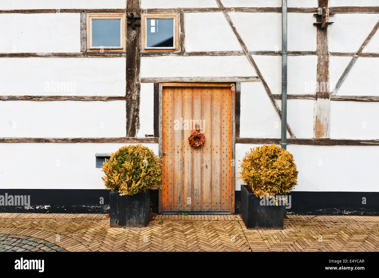 Facade frame hi-res stock photography and images - Alamy