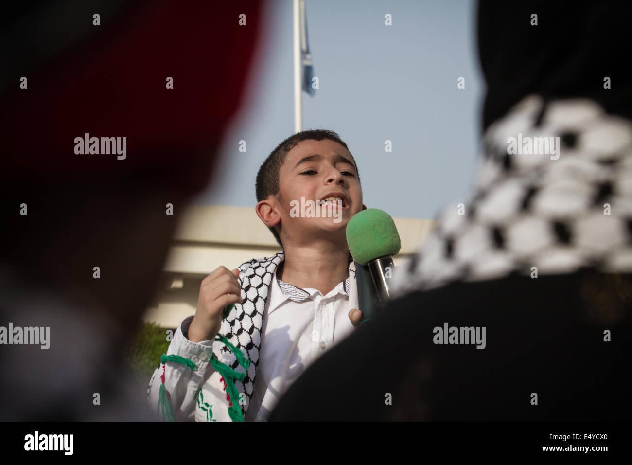 Bahraini child hi-res stock photography and images - Alamy