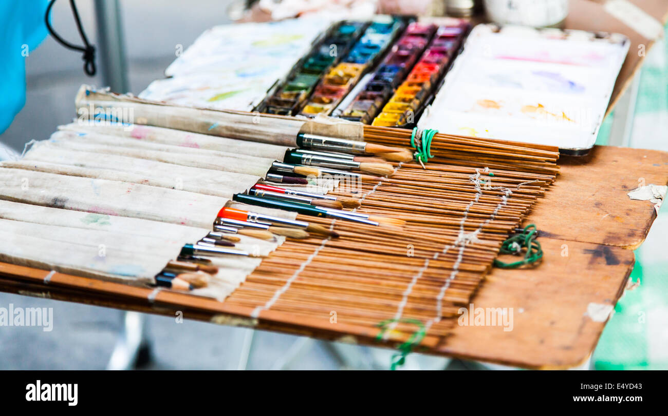 Street artist tools Stock Photo - Alamy