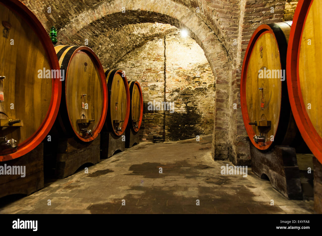 Italian wine cellar row hi-res stock photography and images - Alamy