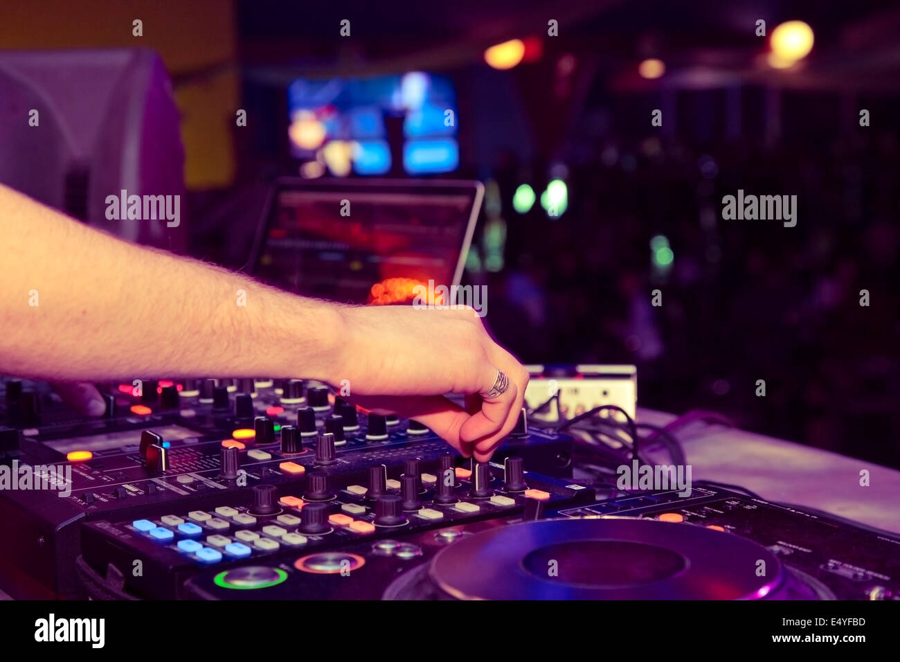 Dj hand motion hi-res stock photography and images - Alamy