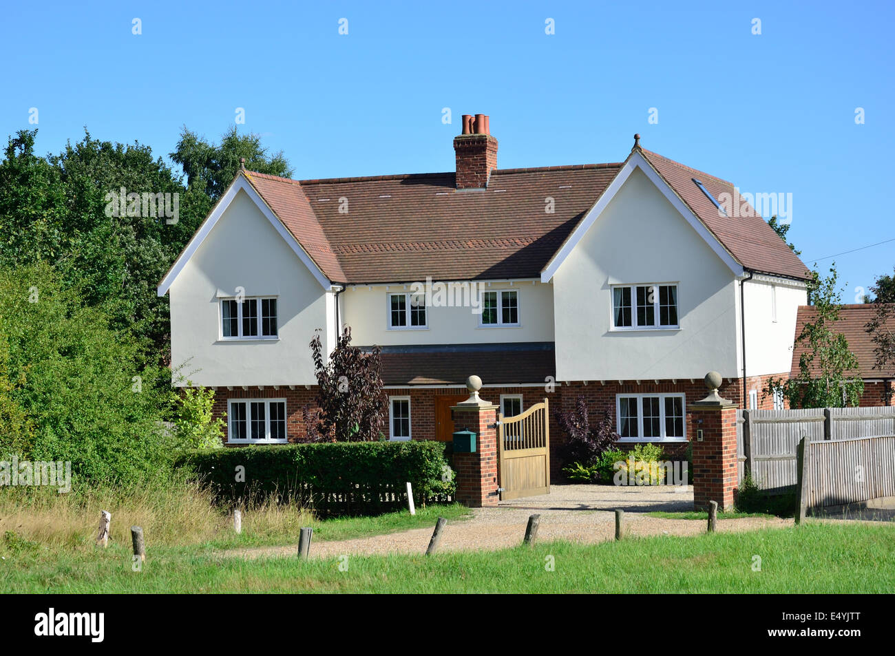 Luxury home exterior uk hi-res stock photography and images - Alamy