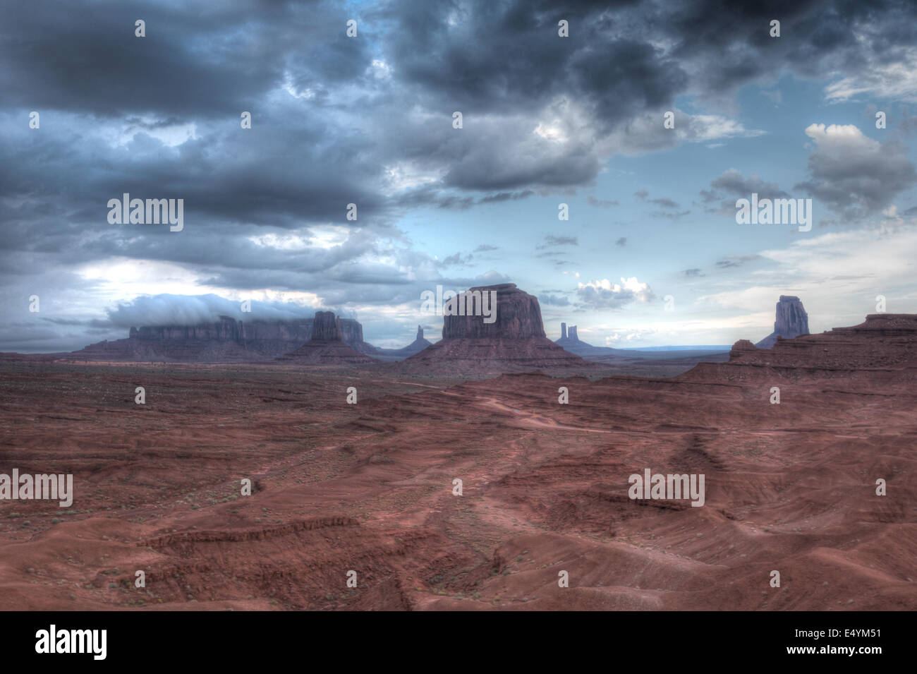 Monumen valley hi-res stock photography and images - Alamy