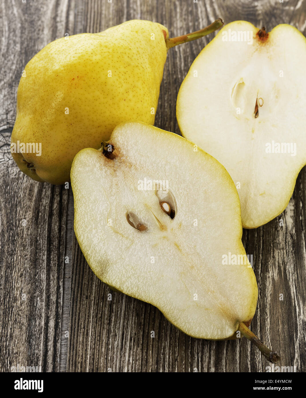 Pears yellow hi-res stock photography and images - Alamy
