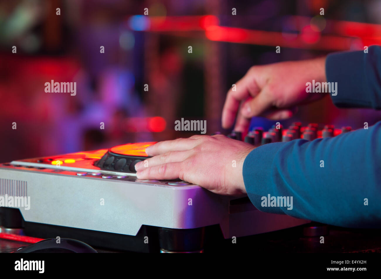 Dj hands at work hi-res stock photography and images - Alamy
