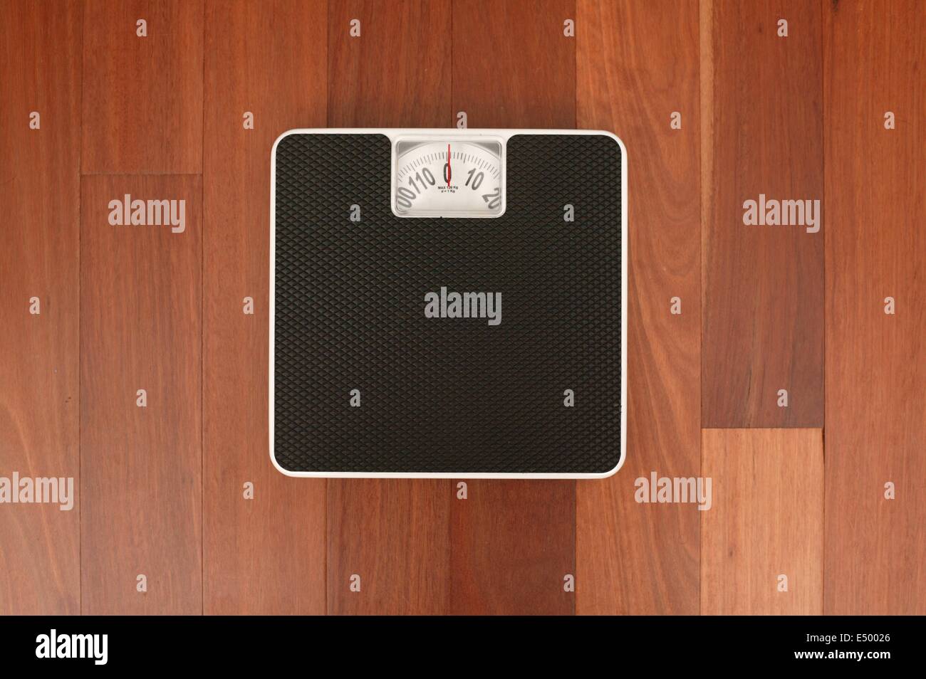 Weighing room hi-res stock photography and images - Alamy