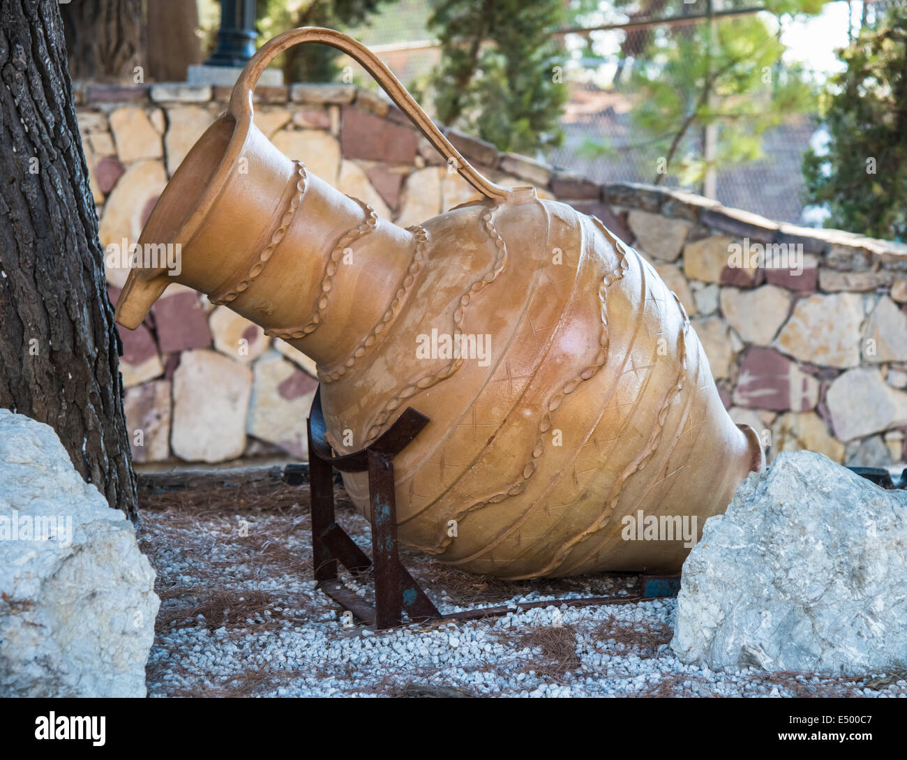 Old earthen jar hi-res stock photography and images - Alamy