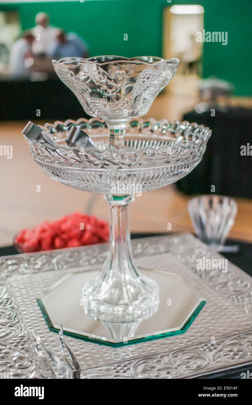 Crystal on table hi-res stock photography and images - Alamy