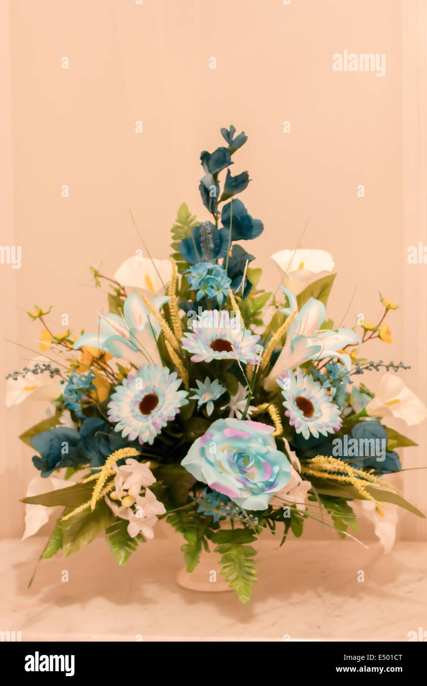 Classical painting bouquet hi-res stock photography and images - Alamy