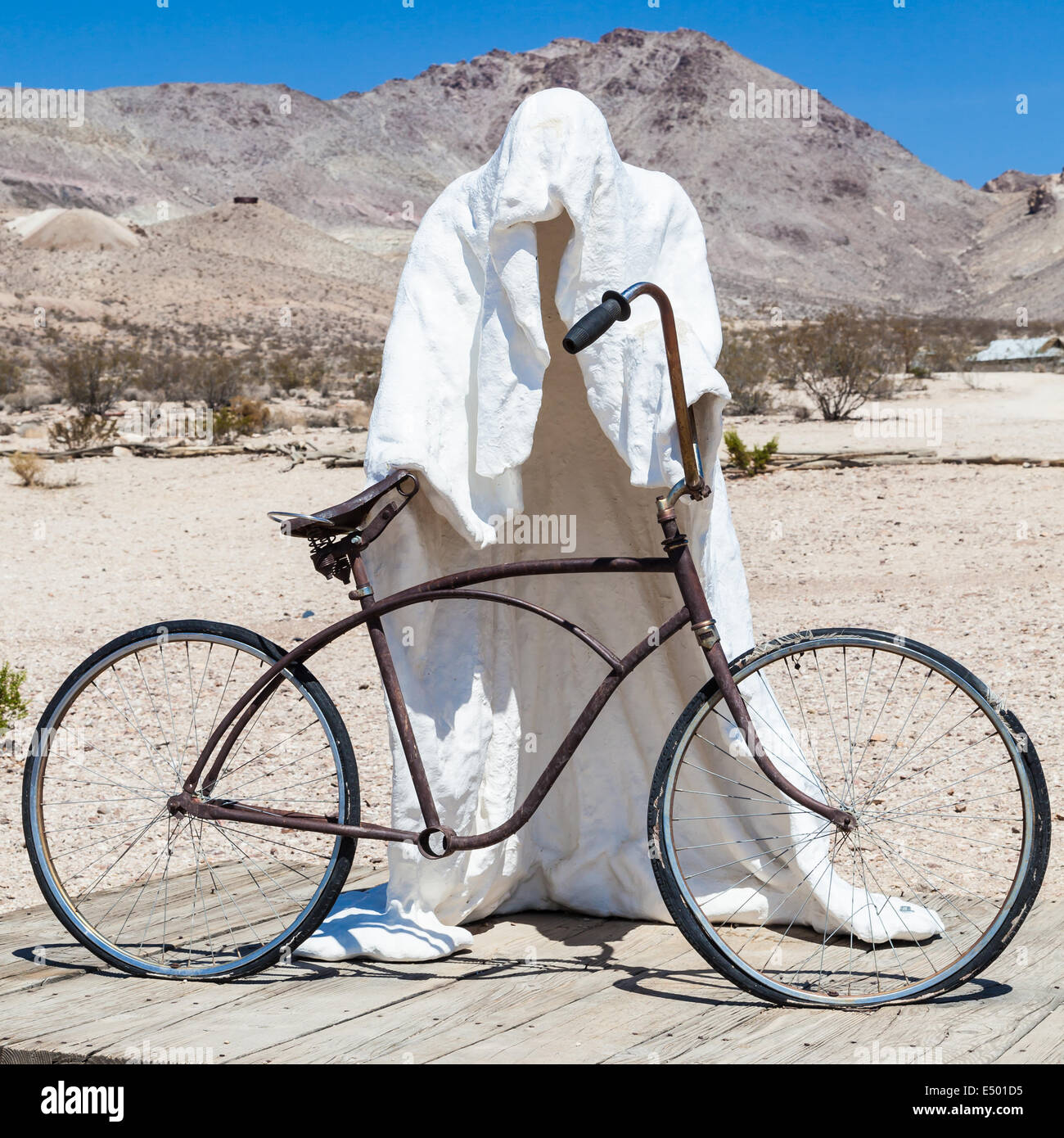 Ghost in the desert Stock Photo - Alamy