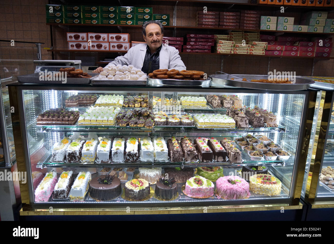 Turkish bakery and cake shop hi-res stock photography and images - Alamy