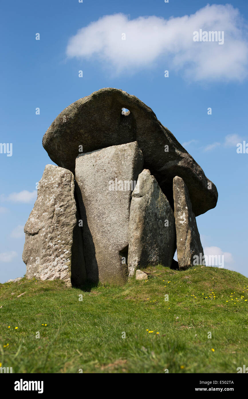 Trethevy Quoit, well-preserved Neolithic 'dolmen' burial chamber, near ...