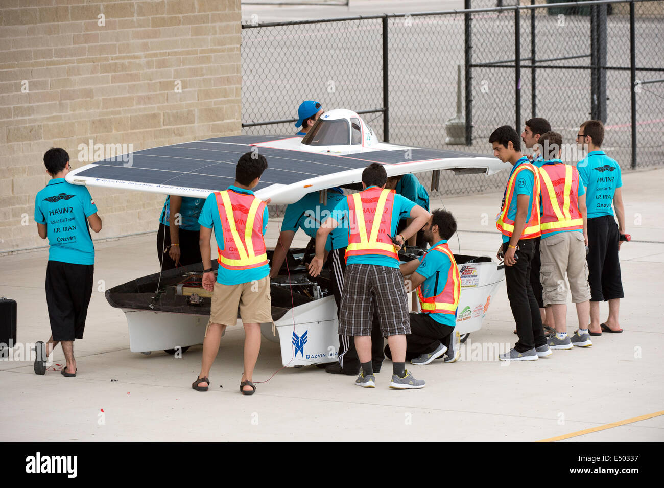 students during qualifying races of the American Solar Challenge. The ...