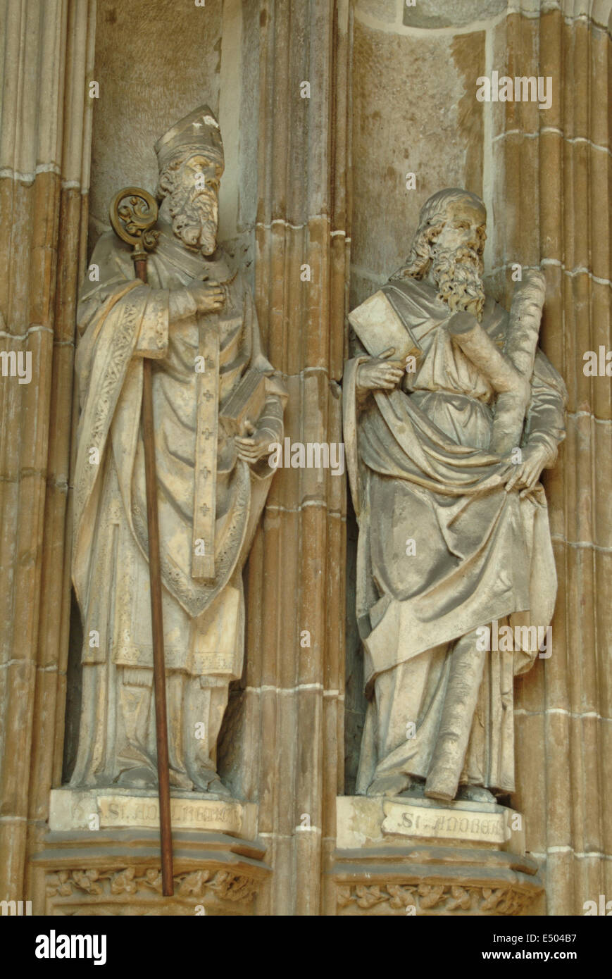 Heavenly statues hi-res stock photography and images - Alamy